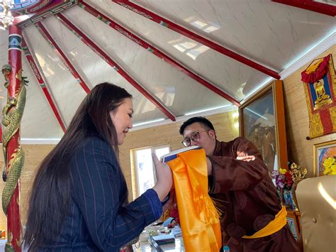 “Дархан Уул аймгийн Сүм хийд лам нар” номын нээлт Хараагийн дарь эх