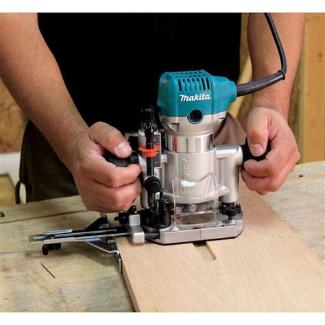 Makita 6 5 Amp 1 1 4 Hp Corded Plunge Base Variable Speed Compact Router Kit With Collet Base