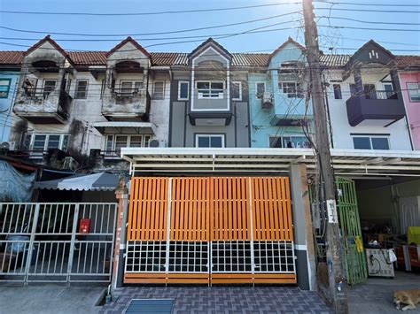 ขายทาวน์เฮ้าส์ถนนเทพารักษ์ บิ๊กซีบางพลีหลังใหญ่ 3 ชั้น ราคาดี ทำเลดี ใกล้ถนนบางนาตราด กิ่งแก้ว