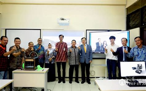 Rektor Ui Resmikan Distance Learning Classroom Fakultas Ilmu Sosial