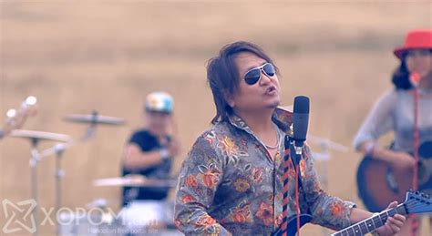 Т Нар Сар Төрсөн өдөр [шинэ клип]