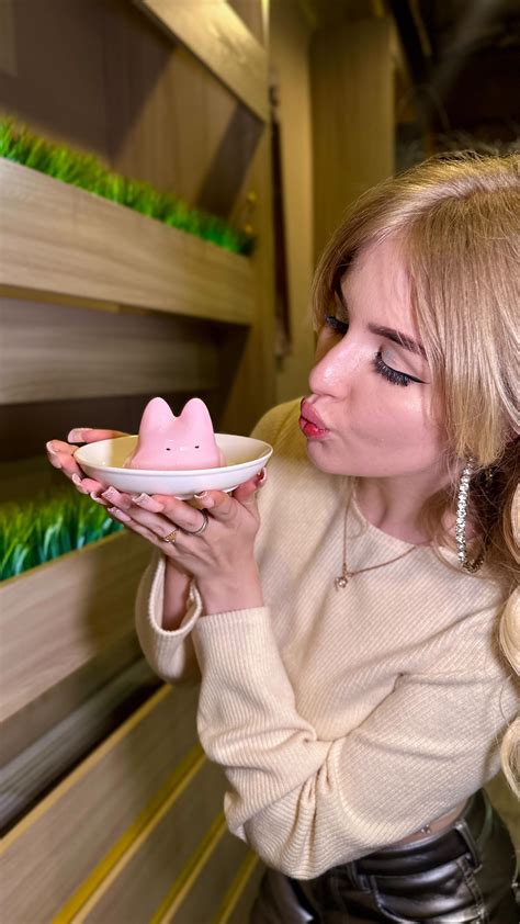 Gogi Korean Bbq Владивосток Любовь это… когда он ждет пока ты сделаешь фото даже если