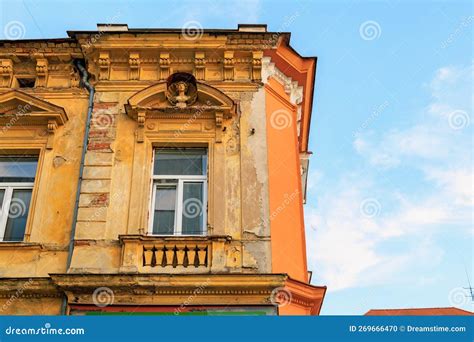 Corner Of The House Of Classical European Architecture Of The Old Cozy Tourist City Background