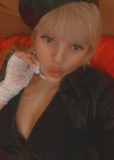 Lauramodel Cam Model Free Live Sex Show Chat Stripchat