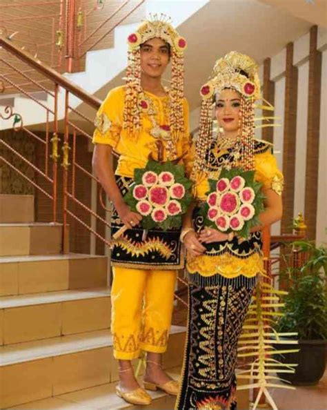 Pakaian Adat Banjar Simbol Identitas Dan Komunikasi Budaya Kalimantan Selatan Halaman 1