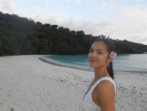 Olivia Rodrigos Tropical Vacation Wardrobe