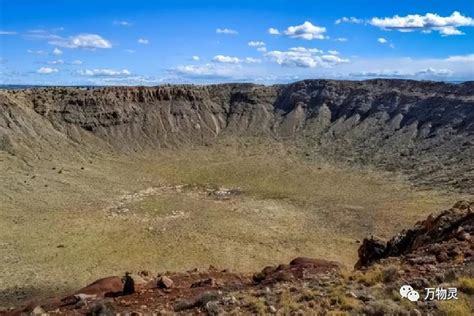 地球上不断出现神秘巨坑，越变越大深不见底，科学家暂无法做解释 知乎