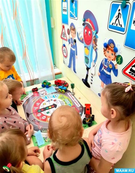 Конспект занятия по познавательному развитию с детьми 3 4 лет «Светофор нас в гости ждет