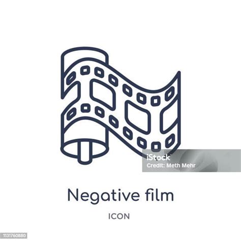 시네마 아웃 라인 컬렉션에서 선형 네거티브 필름 아이콘입니다 얇은 라인 네거티브 필름 벡터 흰색 배경에 고립입니다 네거티브 필름 유행 그림 0명에 대한 스톡 벡터 아트 및