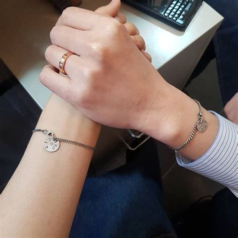 ㅤㅤ 원데이클래스에서 커플팔찌 만들기 💑⚒ ㅤㅤ 두꺼운 체인도 가능해요 ㅤㅤ 클래스문의는 카카오톡 플러스 친구 크리몽을