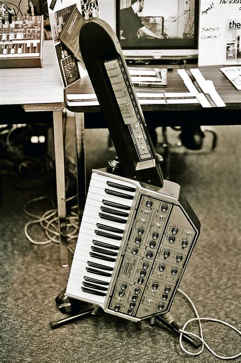 MATRIXSYNTH: Sunday, October 27, 2013