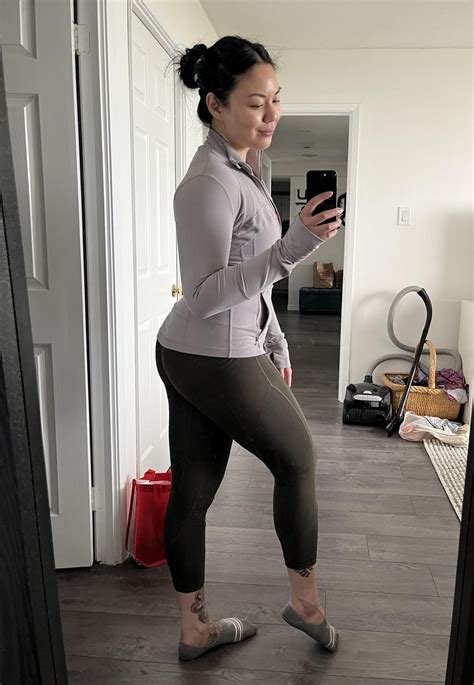 The Perfect Outfit For Going To The Gym And The Grocery Store Right After R Girlsinlululemon