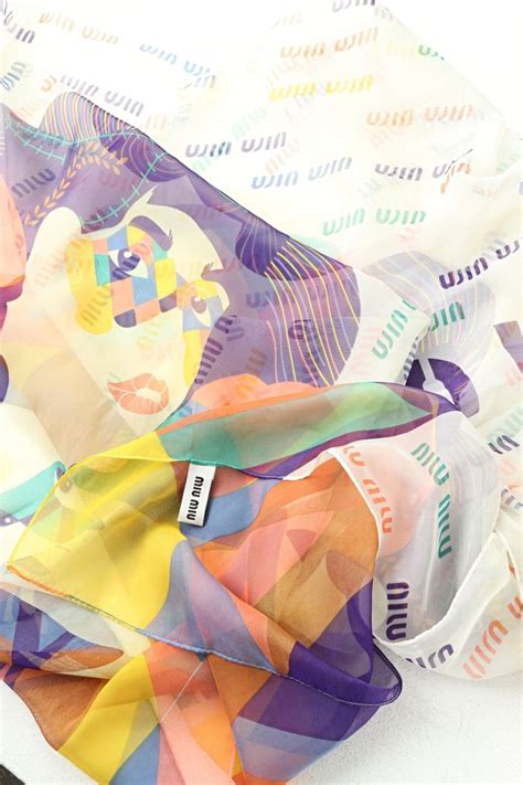 F 빈티지 실크 스카프 미우미우 올드스쿨 명품 이 헬로마켓 F 빈티지 실크 스카프 미우미우 올드스쿨 명품 이 헬로마켓