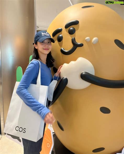 Hong Hwa Yeon Wiki Biography Age Gallery Spouse And More