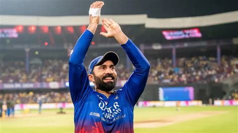 ਦਿਨੇਸ਼ ਕਾਰਤਿਕ ਦਾ Ipl ਕੈਰੀਅਰ ਹਾਰ ਦੇ ਨਾਲ ਸਮਾਪਤ Rcb ਨੇ ਆਖਰੀ Ipl ਮੈਚ ‘ਚ ਨੂੰ ਦਿੱਤੀ ਖਾਸ ਵਿਦਾਈ Nri Post