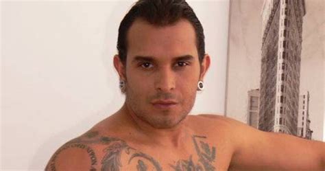 El Lavadero de las Muñecas LUCIO SAINTS REGRESA A INDUSTRIA DEL PORNO GAY