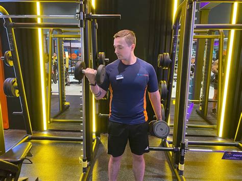 Как накачать сильные руки пять эффективных упражнений Три причины