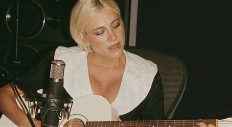 Uk Pop Icon Pixie Lott To Perform In Dubai This April