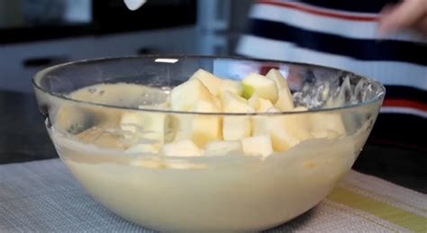 Много ябълки и малко тесто Най лесният ябълков сладкиш който се топи в устата За Жената