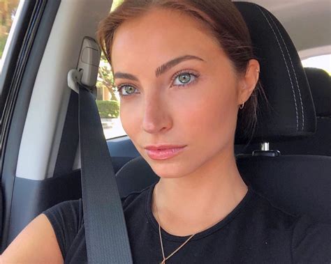 Anna Louise Prettywomen