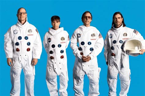 Weezers ‘blue Album At 30 The Scene Reflects Its Timeless”