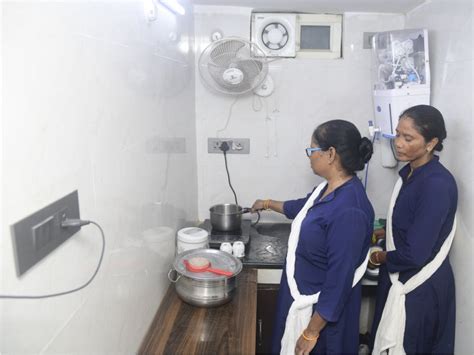 Dr Sanjay Rastogi Shree Krishna Nursing Home