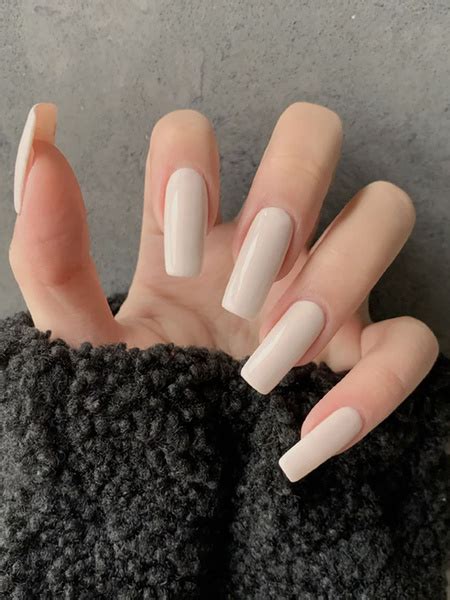 Длинные однотонные бежевые квадратные накладные ногти с полным покрытием квадратные
