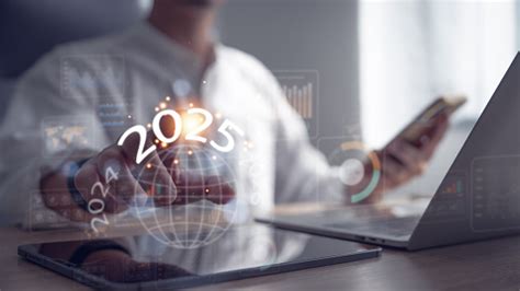 사업가들은 2025년 목표 달성을 위한 마케팅 전략을 계획합니다 비즈니스 개발 아이디어 전략 및 성공을 위한 계획 2025년에 대한 스톡 사진 및 기타 이미지 Istock