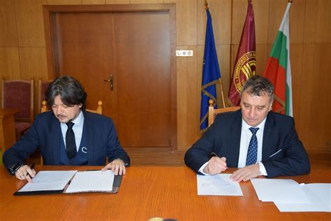 Меморандум за сътрудничество между УНСС и БГФМА Новини Актуално Българска стопанска камара