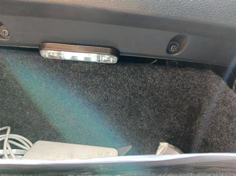 Подсветка перчаточного ящика. — Hyundai Solaris (2G), 1,6 л, 2019 года ...