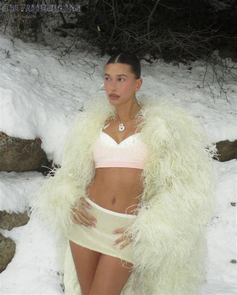 Hailey Bieber Exposed Her Boobs On Christmas Photos The Fappening