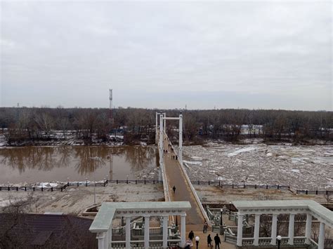 Урал в Оренбурге прошел отметку в 4 метра Как выглядит набережная