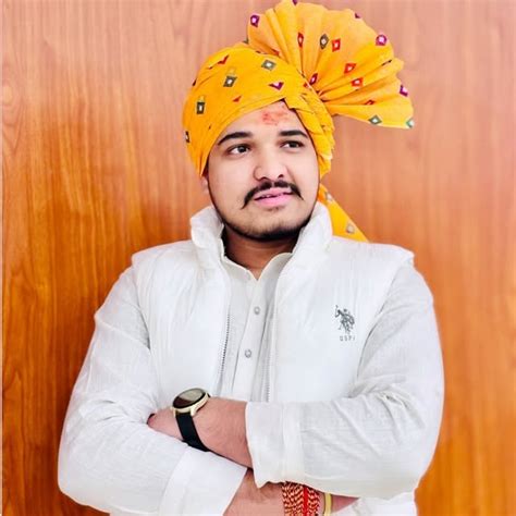 ᔑᗩᎢᎩᗩᗰ ᑕᕼᗩᑌᗷᗴᎩ satyam chaubey instagram photos and videos
