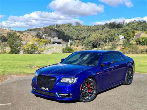 Download Chrysler 300 The Ultimate Driving Experience Wallpaper