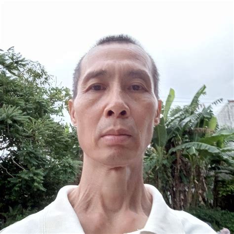 ขนมเจาะหู คือขนมพื้นบ้านที่สำคัญของชาวไทยพุทธในภาคใต้ โดยเฉพาะในช่วงเทศกาลสำคัญต่าง ๆ เช่น