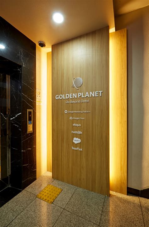 사무실 파사드 인테리어 디자인 첫인상을 결정짓는 중요한 디테일