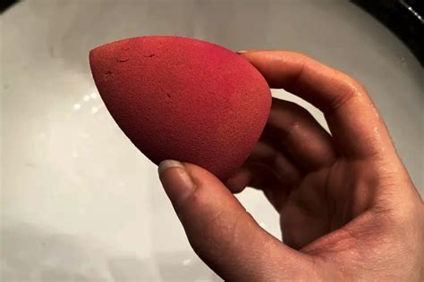 Makeup Hacks A Step By Step Guide To Clean Your Beauty Blender Dgtl