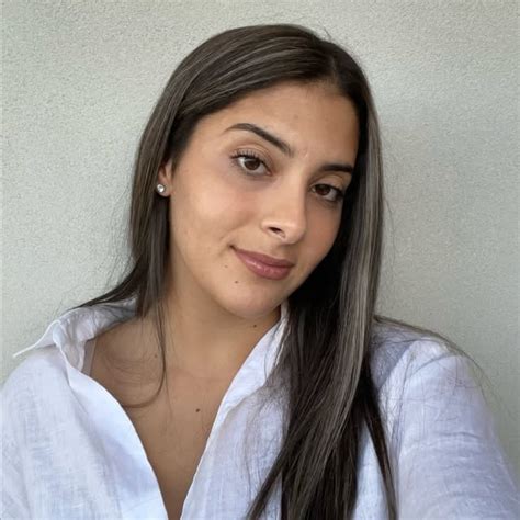 Alexandra Almeida (@__.alexandraa07) • Threads, Say more