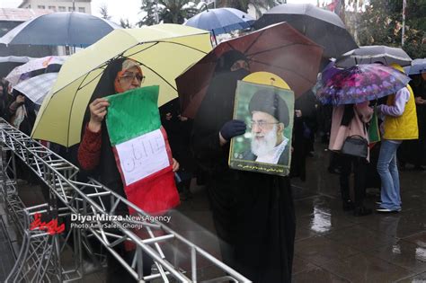 گزارش تصویری راهپیمایی 13 آبان در روز بارانی رشت پایگاه اطلاع رسانی