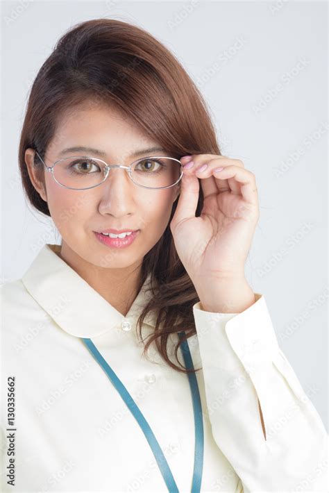 眼鏡のOL Stock Foto Adobe Stock