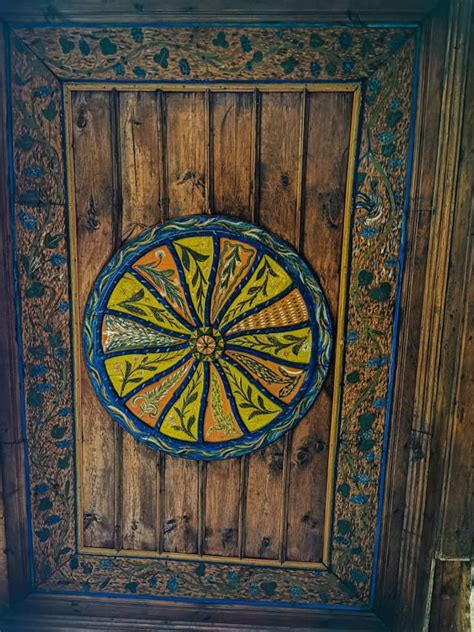 СИГНАЛ ДО ПИК Най красивата къща в Родопите се руши бижуто от