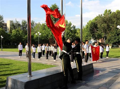 学校举办升旗仪式暨女子国旗班换届仪式 欢迎访问北京农学院学校新闻网