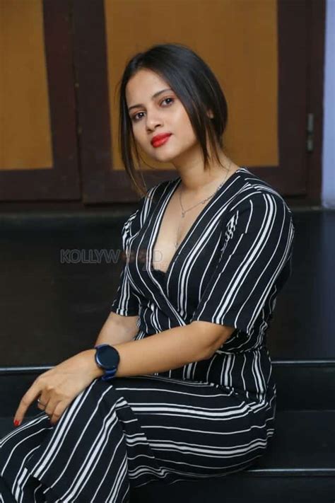 Actress Divya Dekate At Operation Raavan Teaser Launch Pictures 29 234624 Kollywood Zone