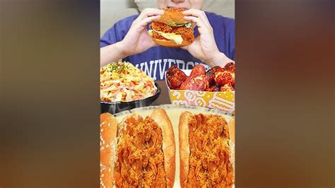 치즈소스에 퐁당 빠진 치킨버거 먹방 🍔 네이버 Tv