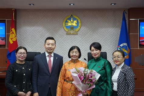 Баянгол ИТХ ТӨРИЙН ДЭЭД ШАГНАЛ ОДОН МЕДАЛЬ ГАРДУУЛЛАА