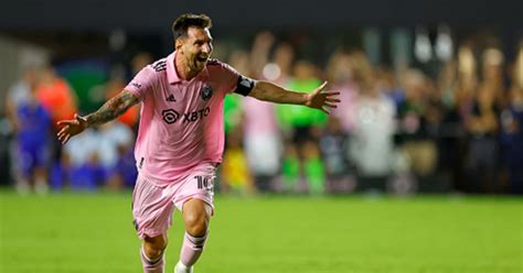 데뷔전 데뷔골로 몸 푼 메시 다음 경기는 선발 출전할까