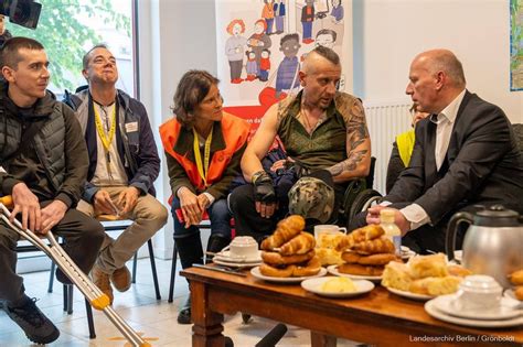 «13 українських військових прибули до німецької столиці на протезування