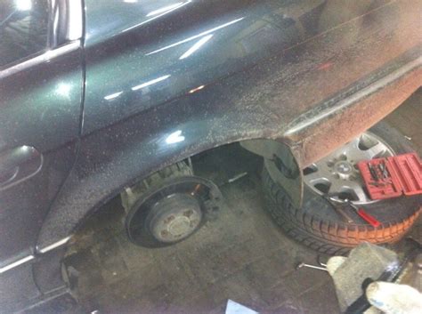 задние колодки отъездили свое) — BMW 7 series (E38), 4 л, 2000 года ...