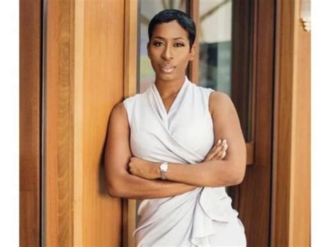 Bea Lewis Dévoile Sa Poitrine Sans… Photo Affairage Ci