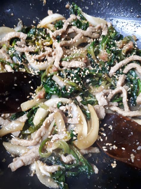 돼지등심시금치덮밥